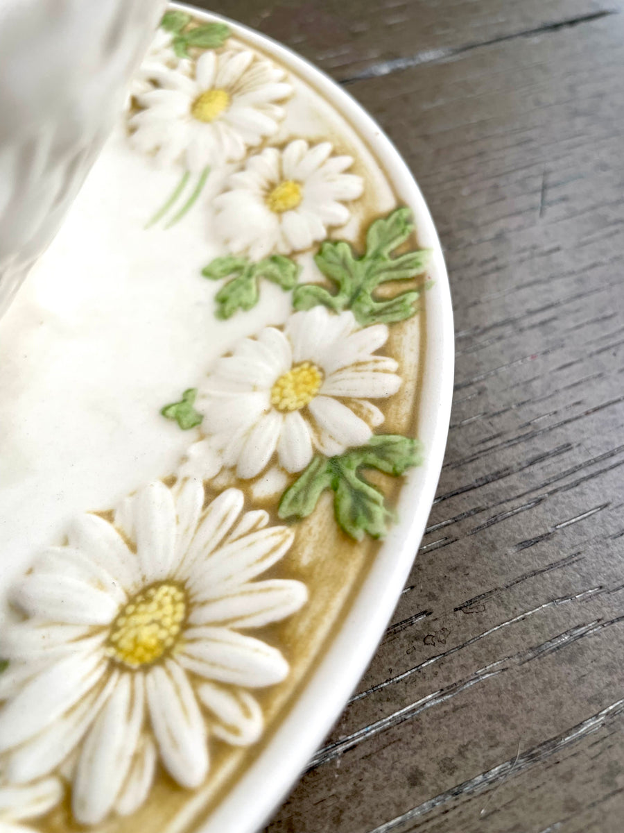 Daisy ‘Chip n Dip’ Serving Dish by Metlox – RockinRelics.com